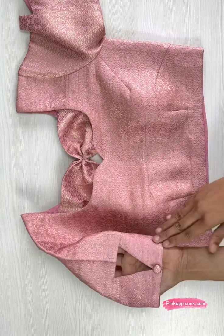 35+ Latest Boat Neck Blouse Design Ideas